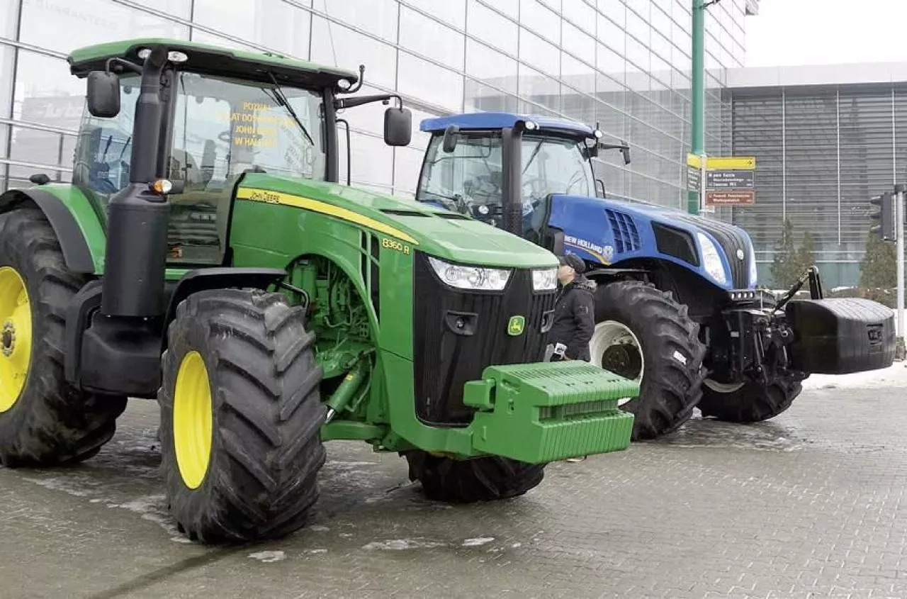 New Holland najpopularniejszy, ale John Deere depcze mu po piętach