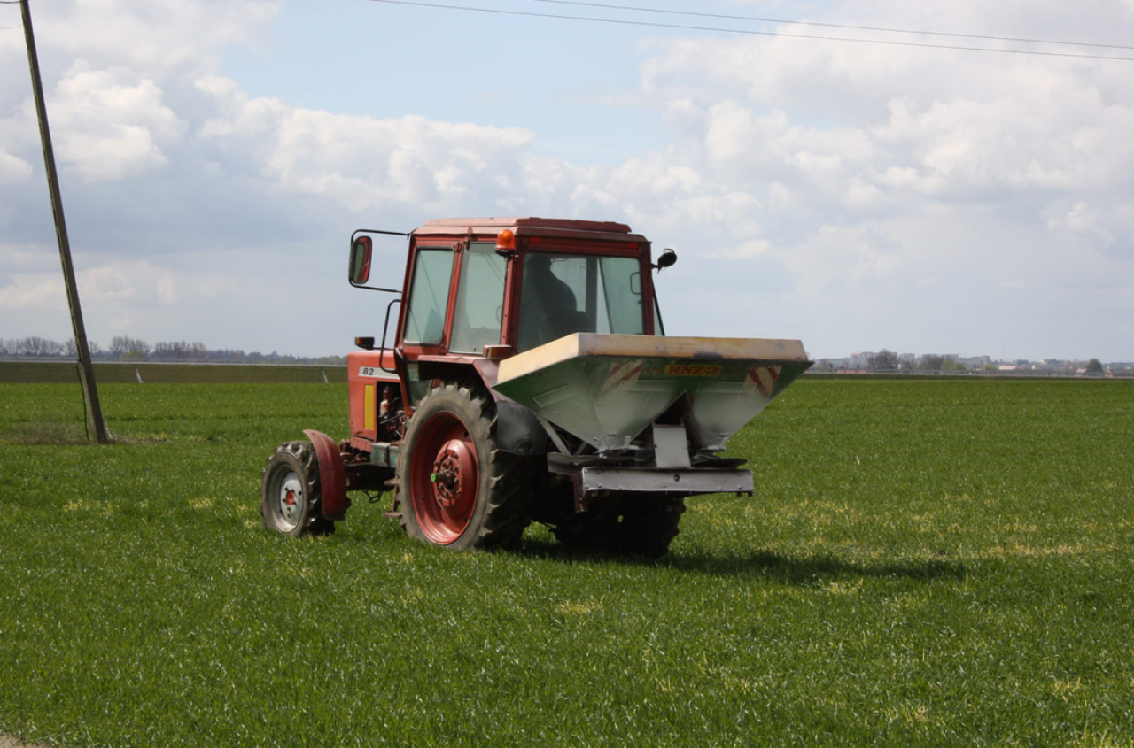 Nawozy tanieją i ceny zbóż dalej spadają. Raport z rynków rolnych z 20.01.2023