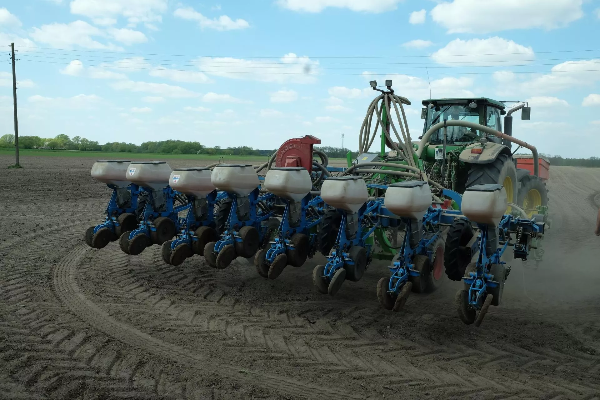 Rolnictwo 4.0: kto i na co może dostać 200 tys. złotych dotacji?