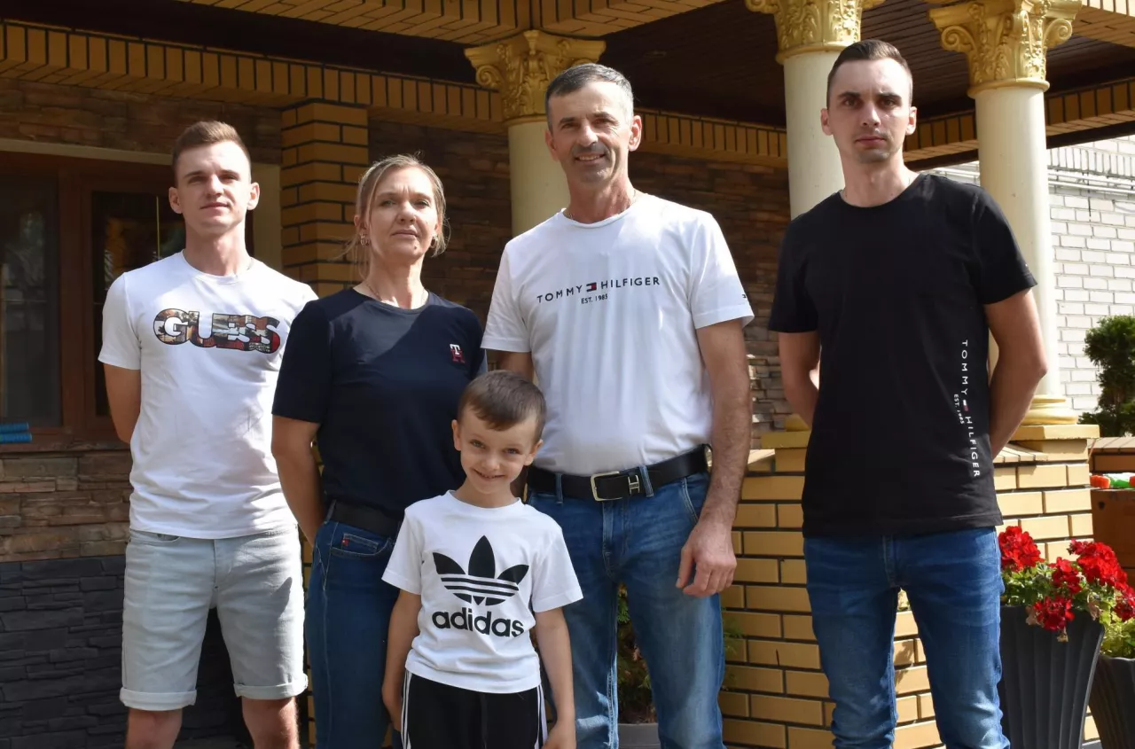 Hodowcy zwiększyli swoje stado z 32 do 120 krów, ale czas pracy przy ...