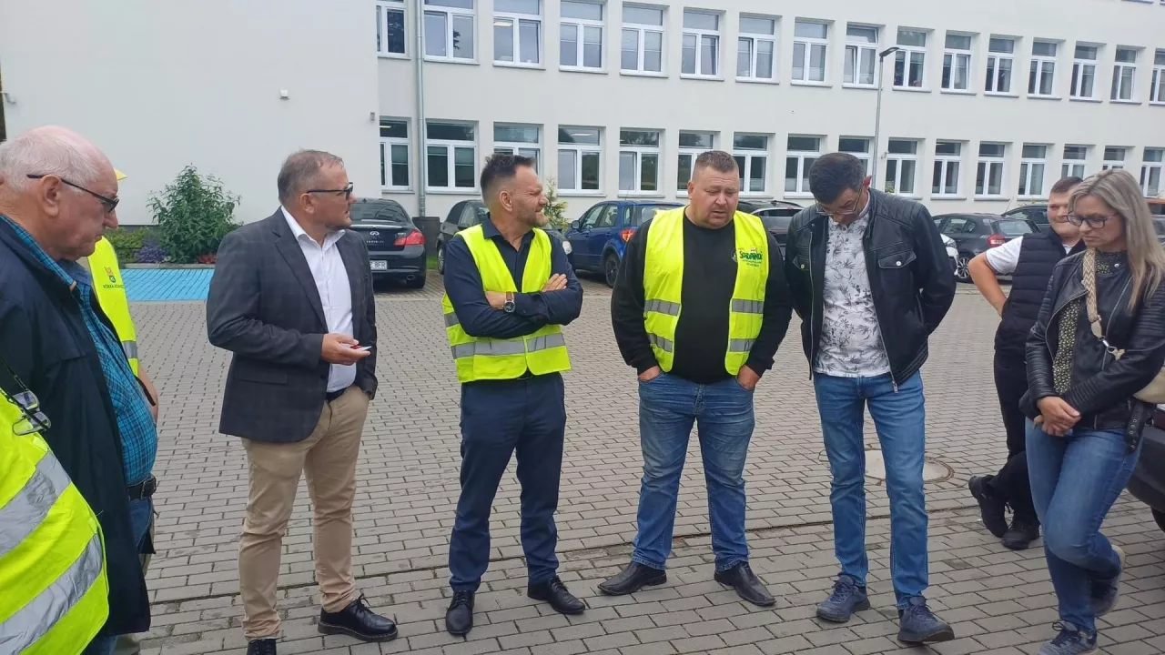 Gorąco w KOWR. Rolnicy zablokowali przetarg na 620 ha, dyrektor się ugiął [FOTO, WIDEO]